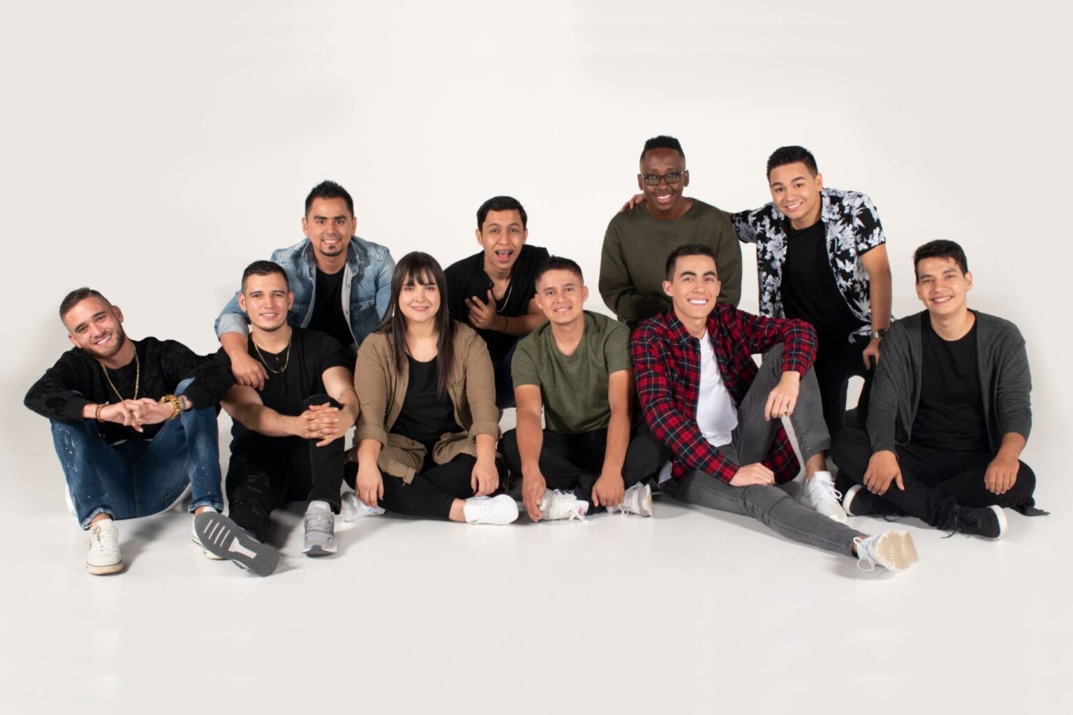 La banda Mp Music presenta en el 2021 su Medley de Canciones con el ...